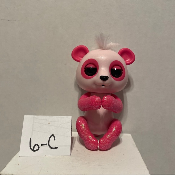 Toys | Wowwee Fingerlings Glitter Panda Polly Pink Interactive ...